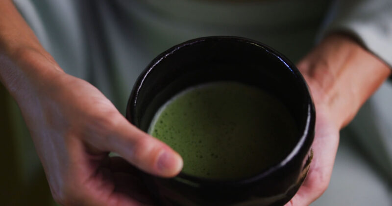 Does Matcha Really Stain Teeth? Here’s What Dentists Say - High Low Nyc